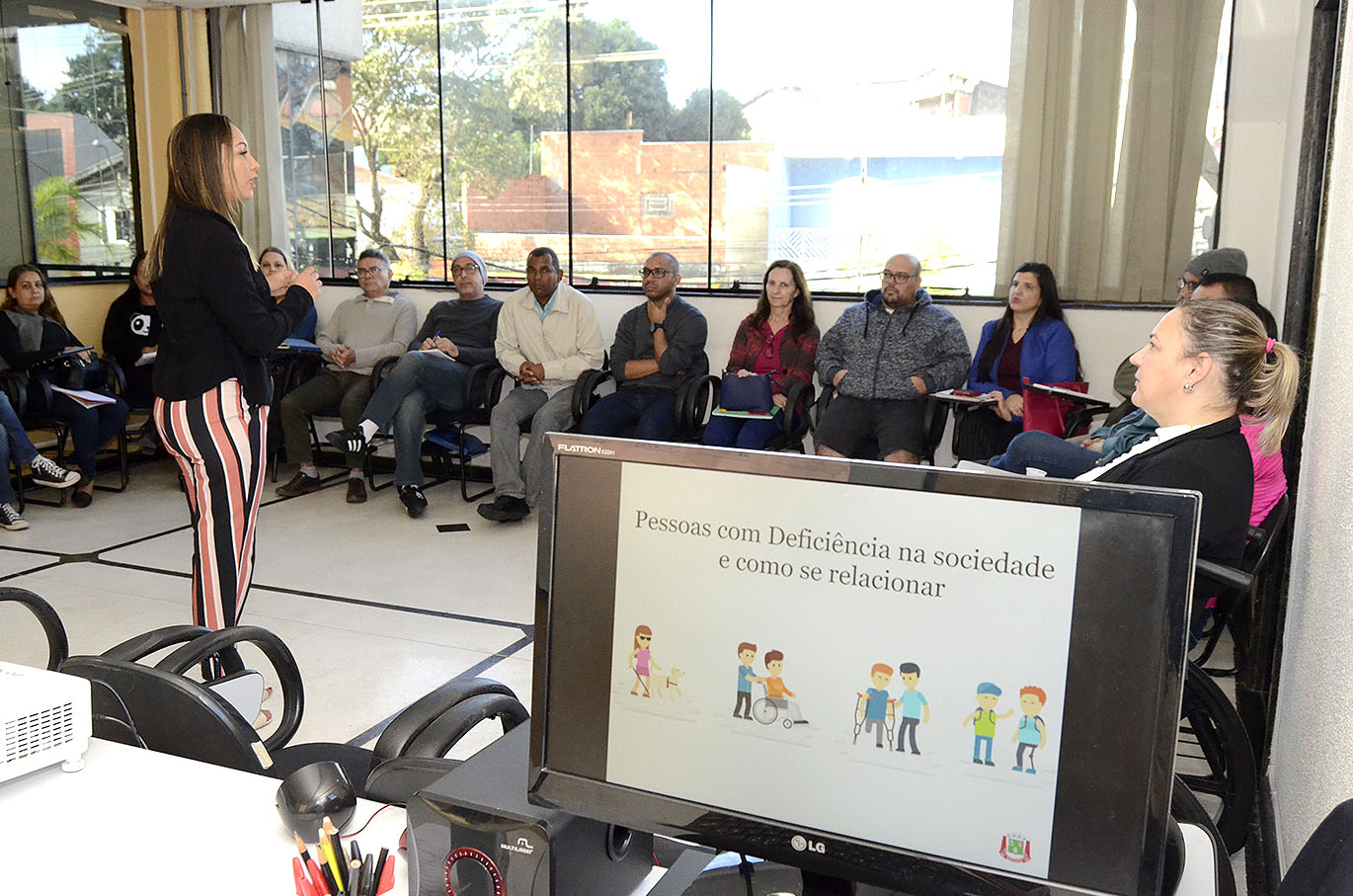 Prefeitura promove palestra de conscientização e inclusão de PcD para ...